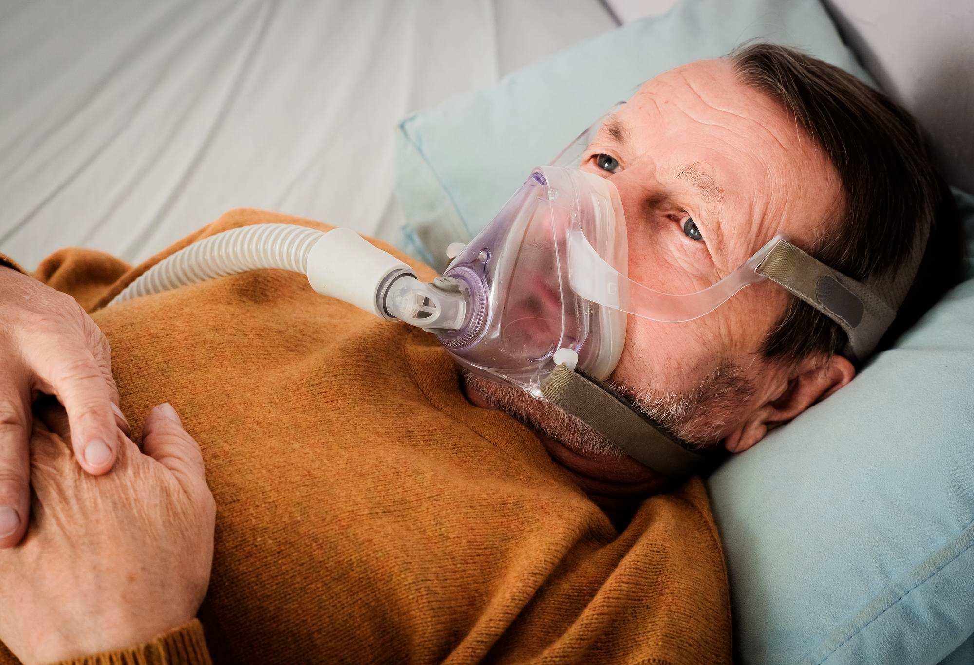 Fibrose pulmonaire stade terminal : symptômes et soins essentiels
